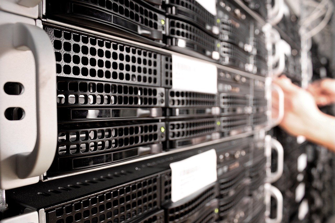 10 Kekurangan Mengurus Server Sendiri yang Perlu Diketahui